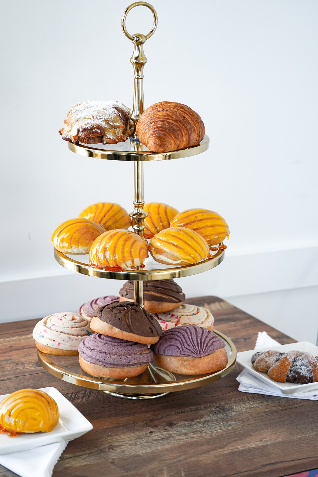 Aurora Café & Bakery