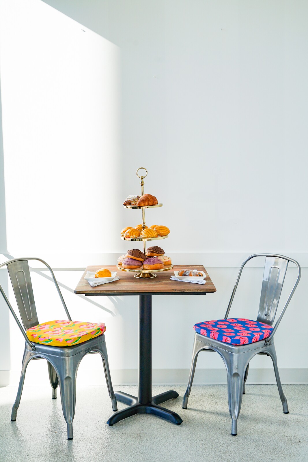 Aurora Café & Bakery