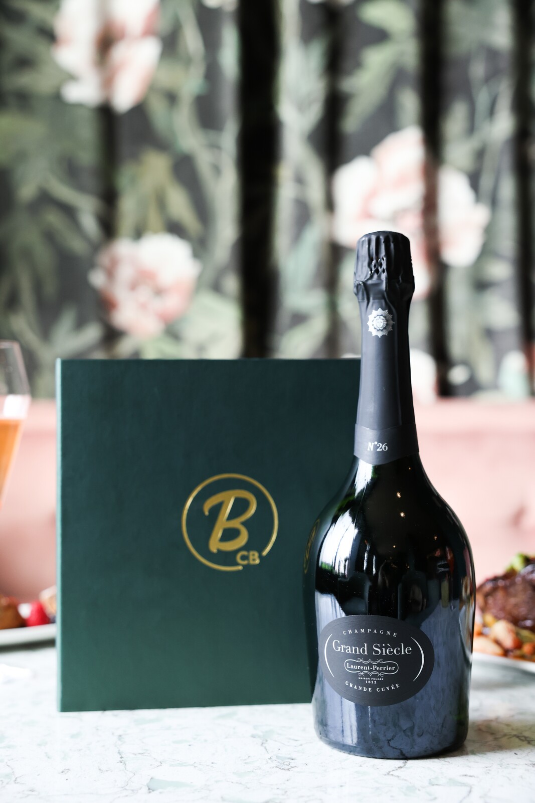 Blanc Champagne Bar