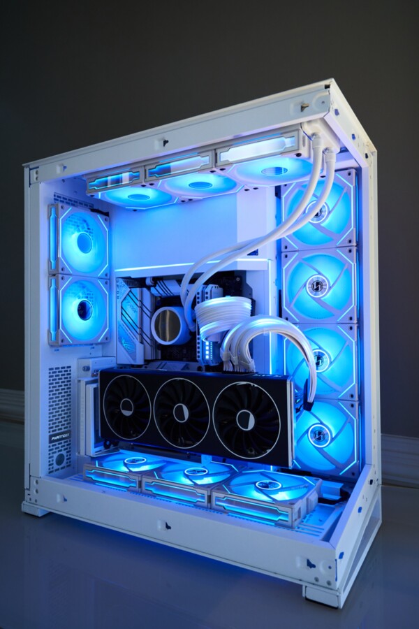 Junior Entrepreneur Drives Custom PC Company